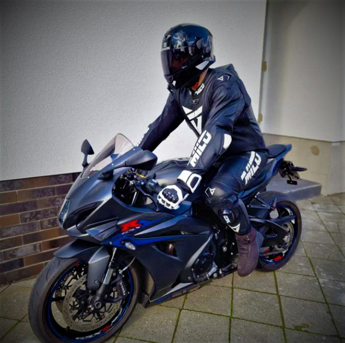 Milo Racing: The Ultimate Destination for Custom Motorbike Racing Gear ...